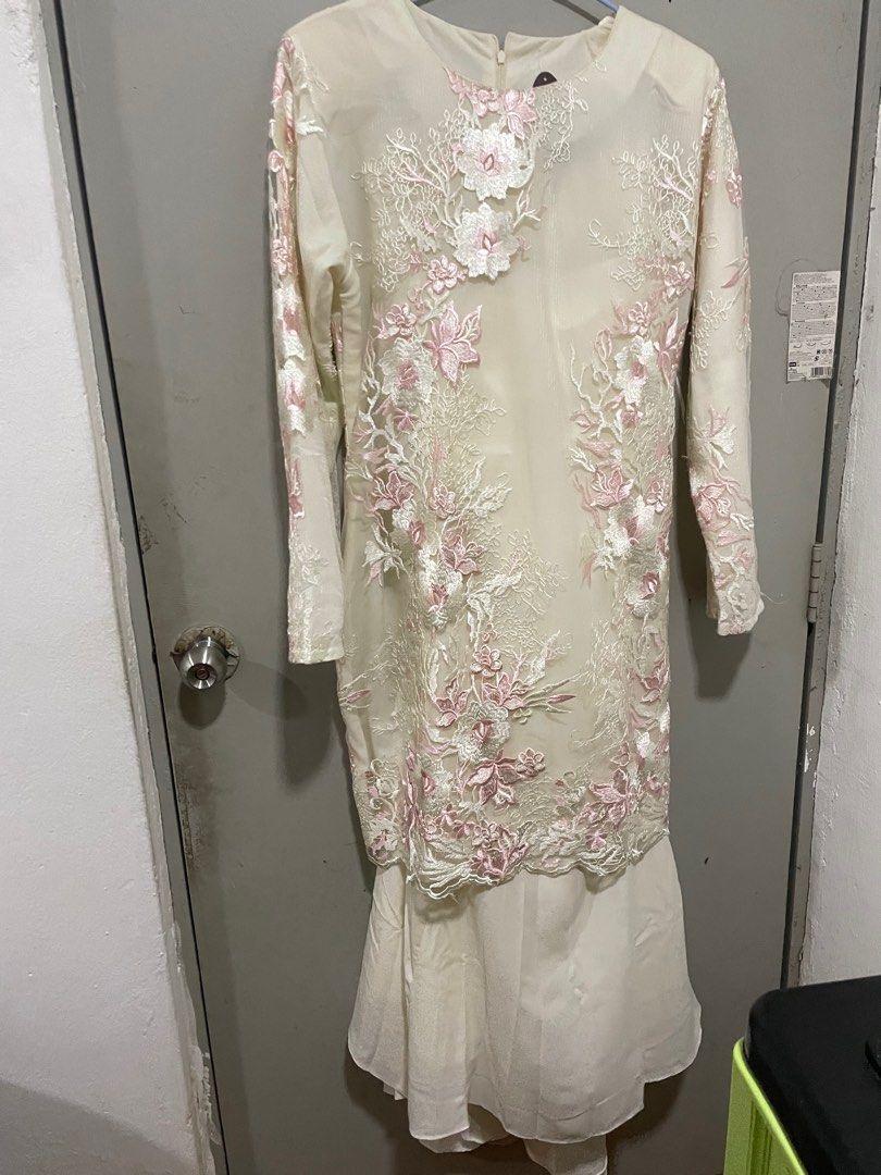 Jakel Bridal, Women's Fashion, Muslimah Fashion, Baju Kurung & sets on ...