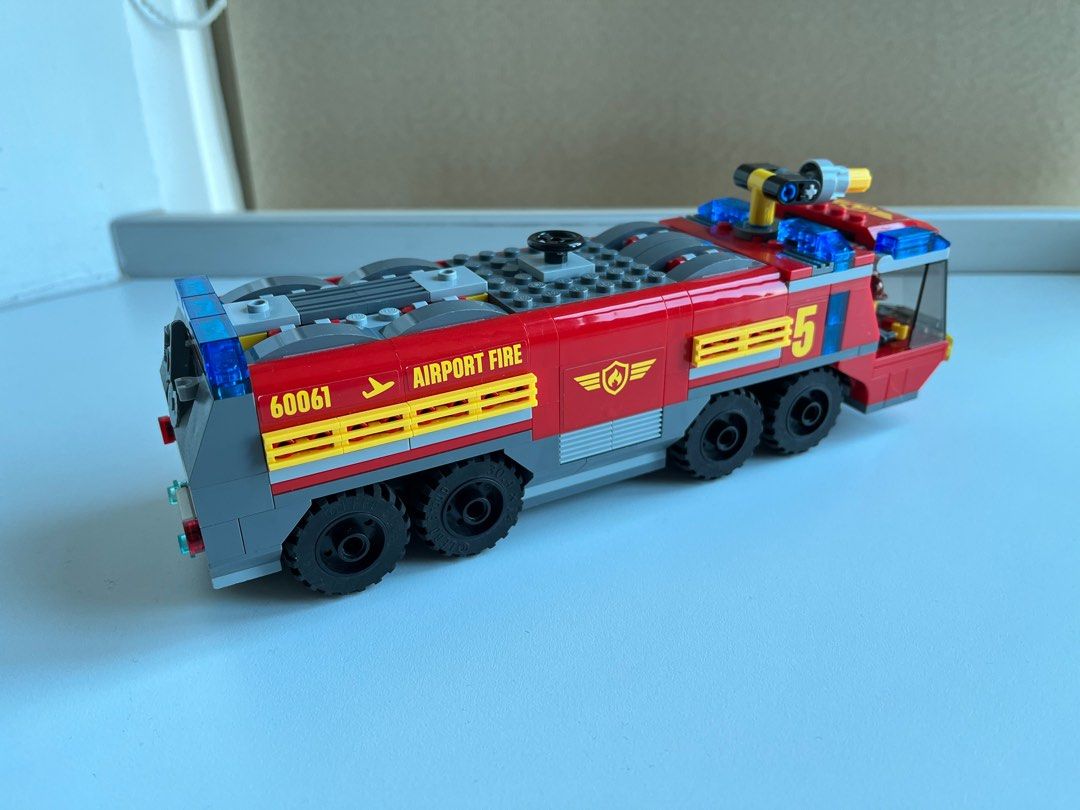 LEGO 60061 4430 Airport Fire Truck Amphibious Fire Truck, 興趣及遊戲, 玩具 ...