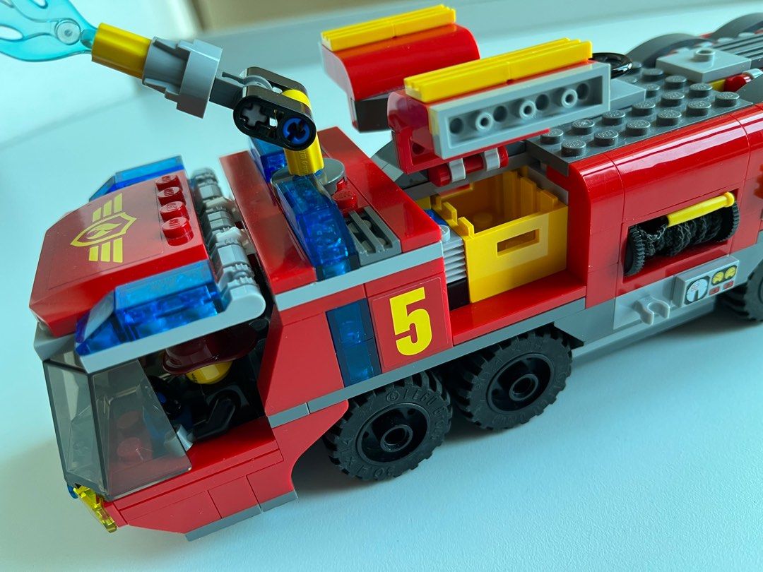 LEGO 60061 4430 Airport Fire Truck Amphibious Fire Truck, 興趣及遊戲, 玩具 ...