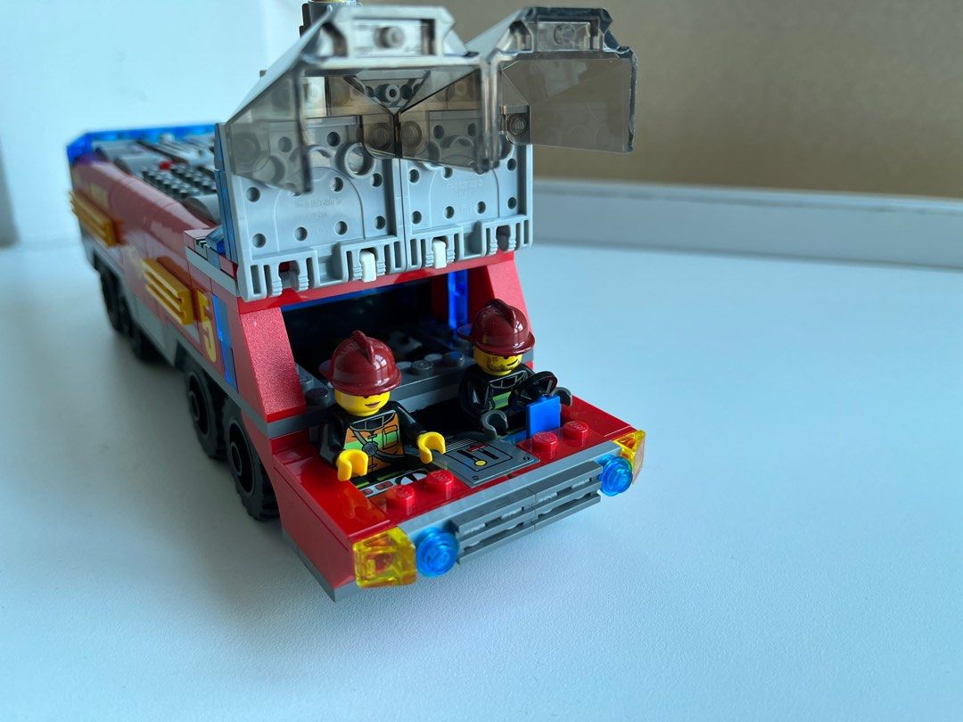 LEGO 60061 4430 Airport Fire Truck Amphibious Fire Truck, 興趣及遊戲, 玩具 ...