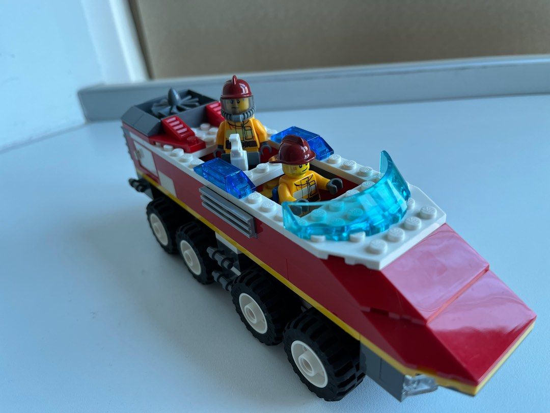 LEGO 60061 4430 Airport Fire Truck Amphibious Fire Truck, 興趣及遊戲, 玩具 ...