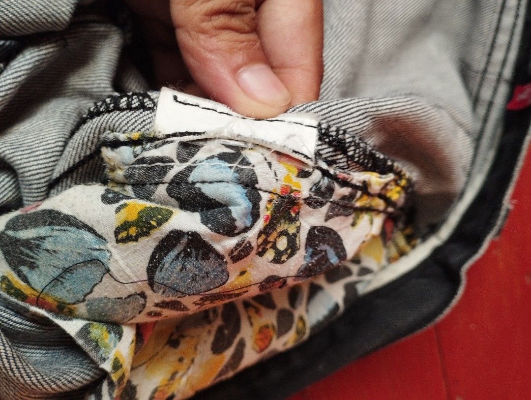 Levi's x Damien Hirst, Men's Fashion, Bottoms, Jeans on Carousell