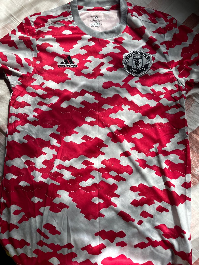 Manchester United Prematch Kit, Men's Fashion, Activewear on Carousell