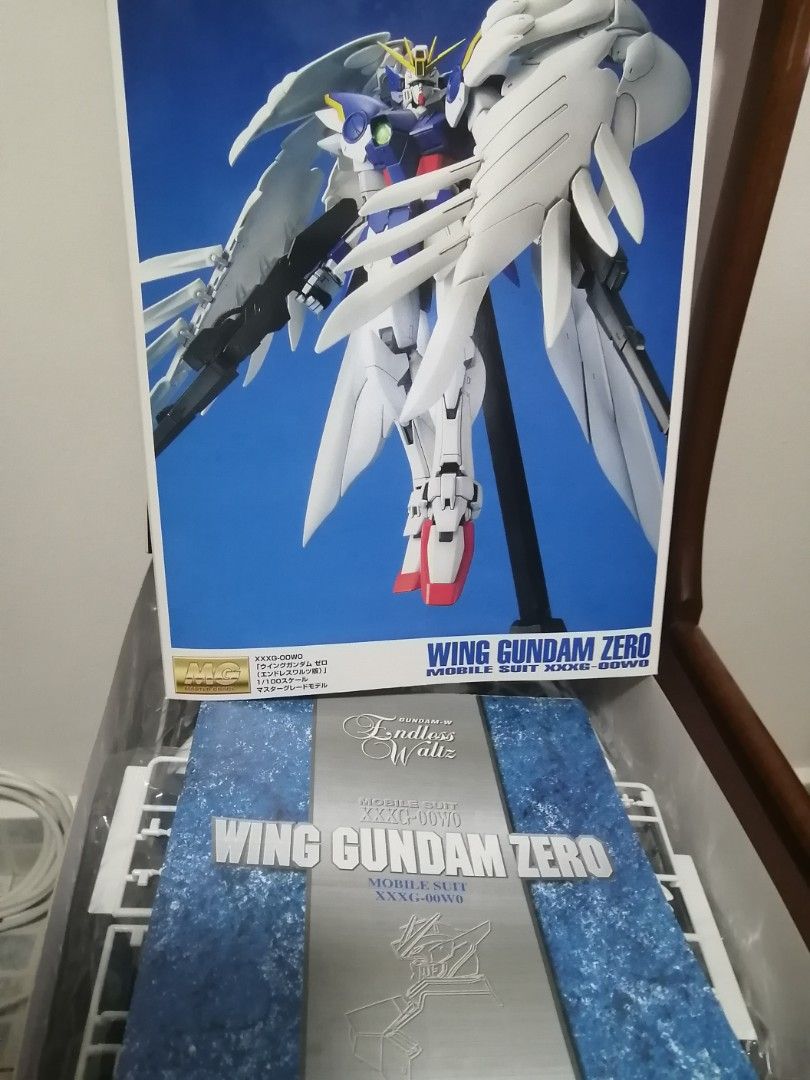 MG Wing Zero Custom EW 1/100 gundam (bandai model kit), Hobbies & Toys ...