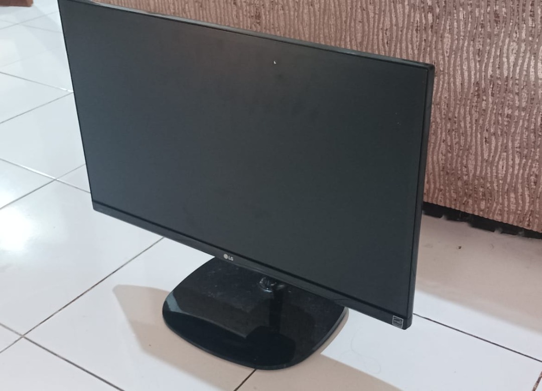 Monitor LG 22", Elektronik, Bagian Komputer & Aksesoris di Carousell