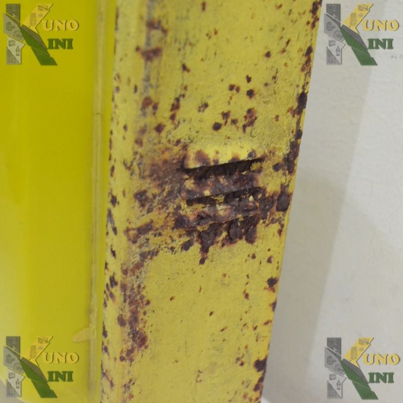 NEON BOX JAMU CAP PORTRET NYONYA MENEER SEMARANG (LIST KUNING)., Antik ...