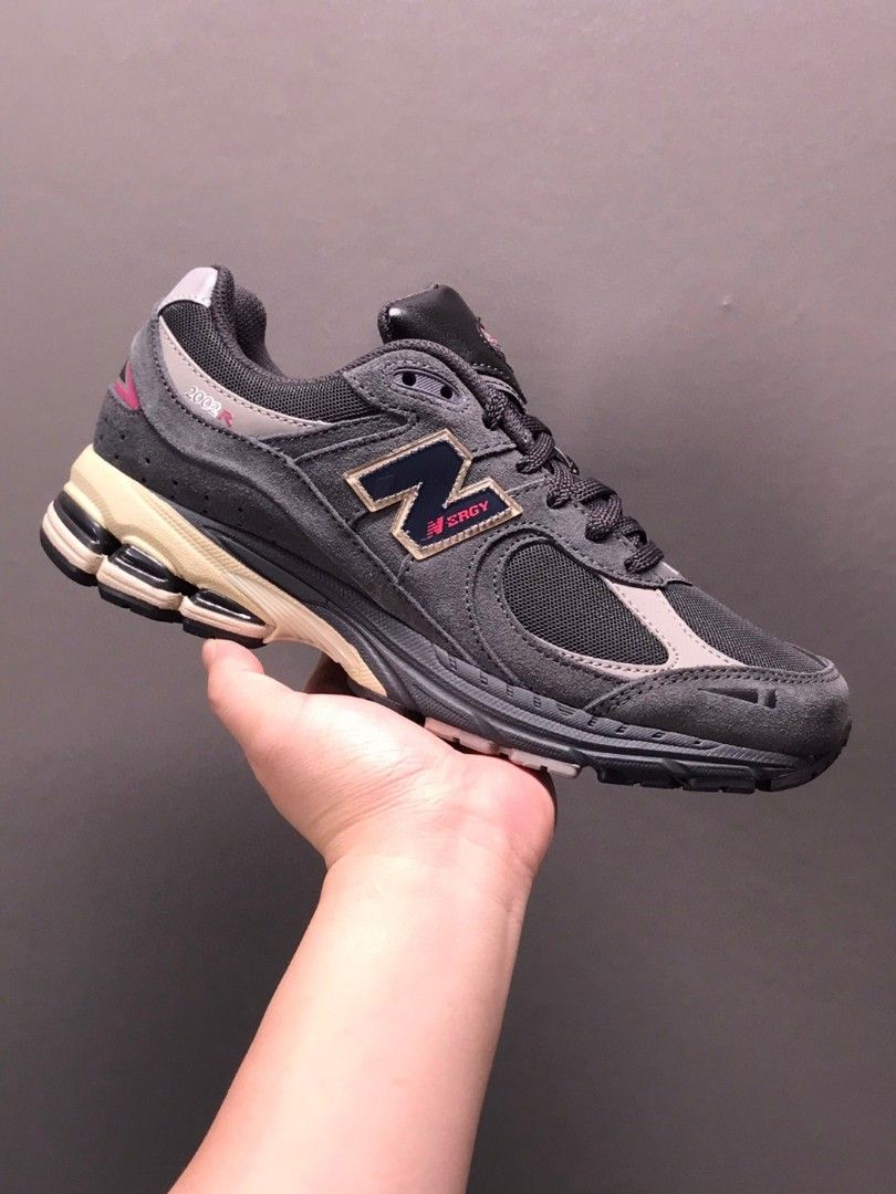 New Balance 2002, 男裝, 鞋, 波鞋 - Carousell