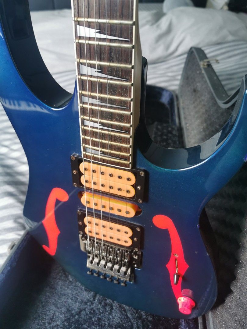 Original Ibanez PGM100, Hobbies & Toys, Musical Instruments on Carousell