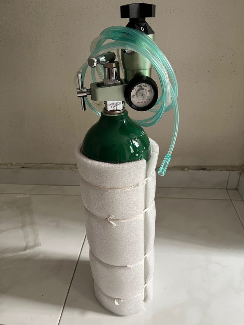 Oxygen tank and regulator, Health & Nutrition, Assistive & Rehabilatory ...