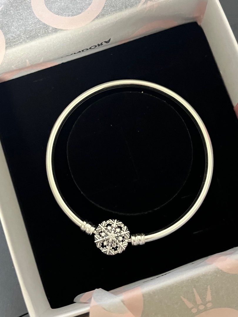 Pandora Bangle, Women's Fashion, Jewelry & Organisers, Bracelets on ...