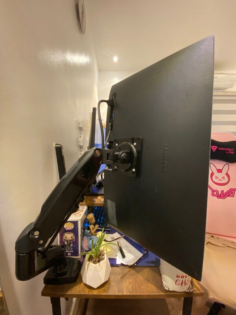 Samsung Computer Monitor with free desk mount, Computers & Tech, Parts ...