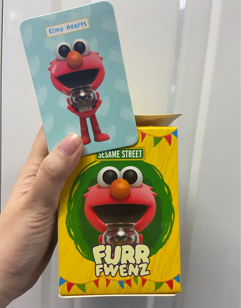 (Limited) Sesame Street Furr Fwenz Elmo hearts blind box, Hobbies ...