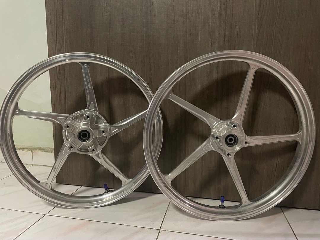 Sniper Enkei fg511 Chrome rim, Motorcycles, Motorcycle Accessories on ...