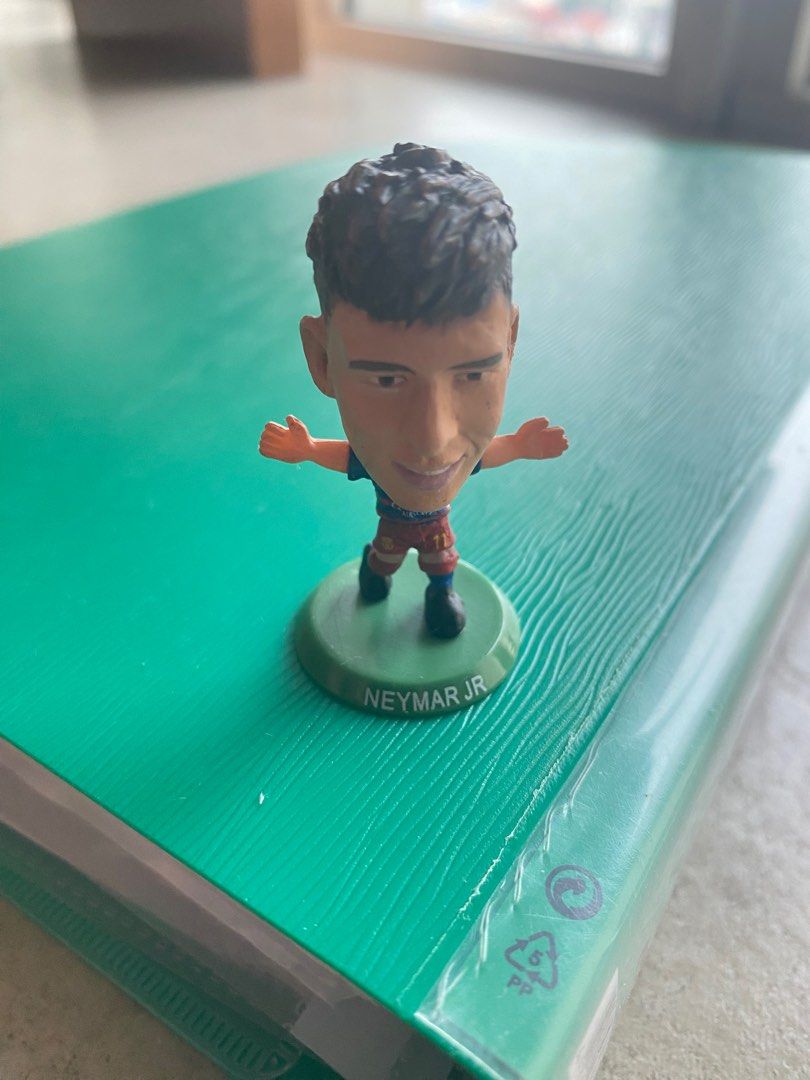 Set of Soccer Starz Neymar Jr figurine & Barcelona Champions League ...