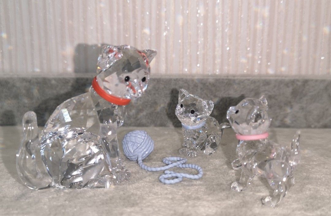 SWAROVSKI ~ Cat Mother with Kittens, Sitting & Standing (set), Hobbies ...