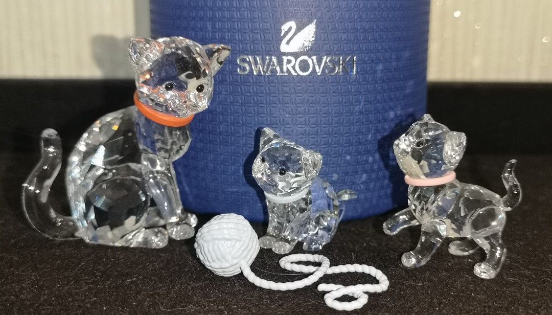 SWAROVSKI ~ Cat Mother with Kittens, Sitting & Standing (set), Hobbies ...