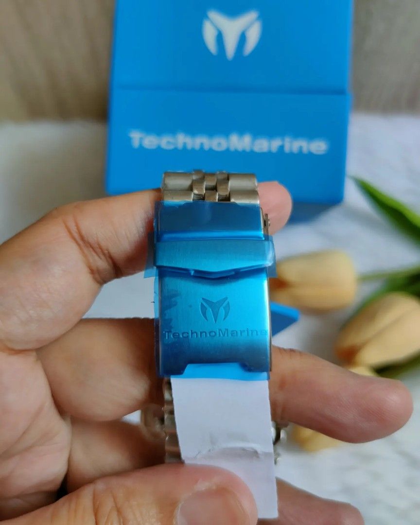 TechnoMarine Manta Ray Men's Watch with Mother of Pearl Dial 47mm ...