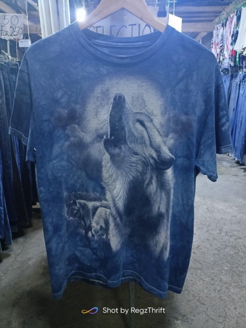 The mountain Wolf, Men's Fashion, Activewear on Carousell