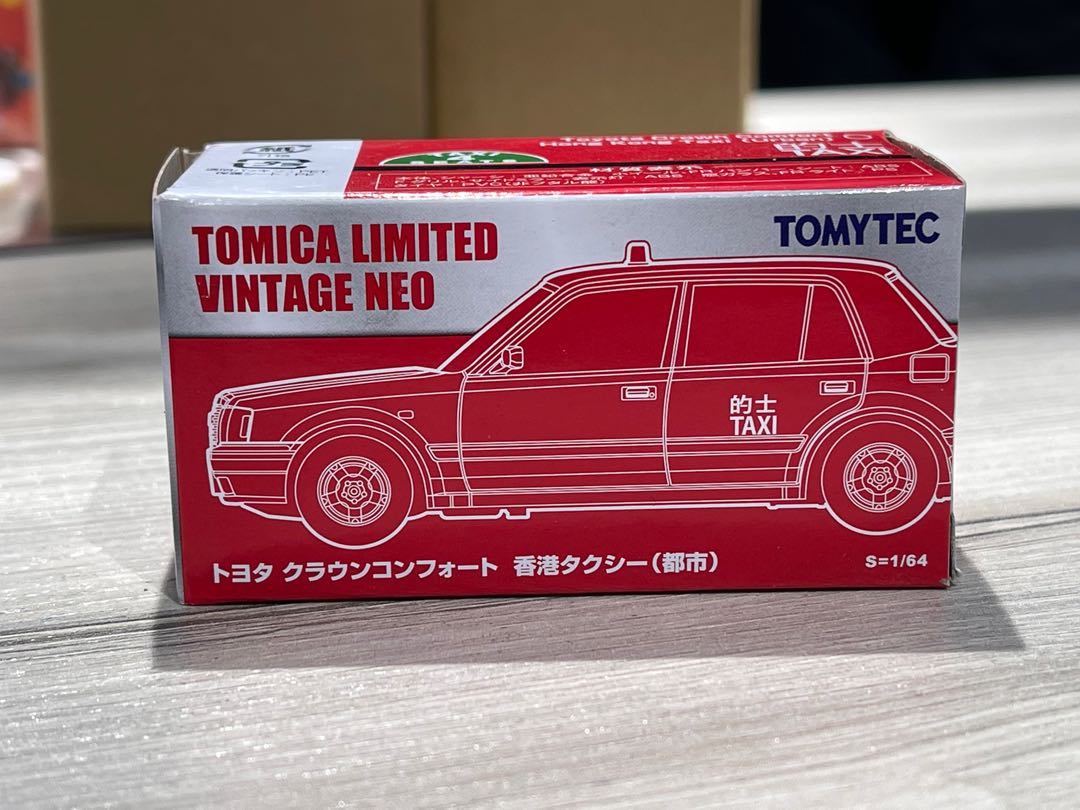 Tomica Tomytec Toyota 豐田 Crown 香港的士, 興趣及遊戲, 玩具 & 遊戲類 - Carousell