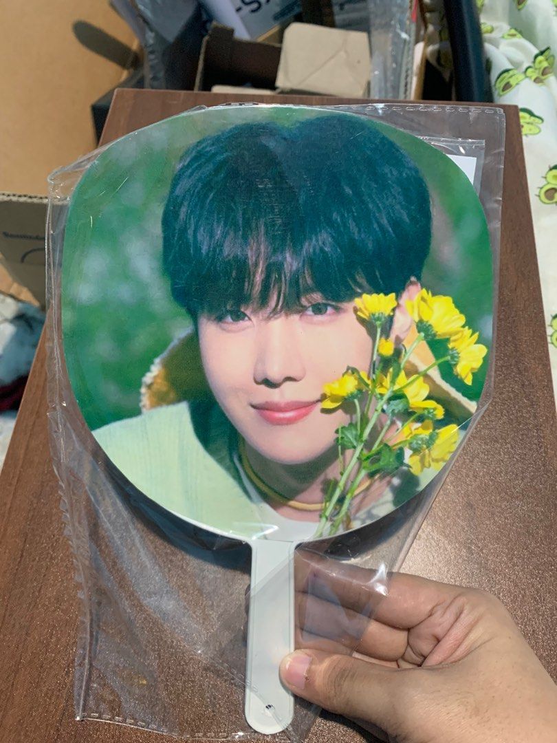 TXT BTS Seventeen Tomorrow x Together Hand Fan, Hobbies & Toys ...