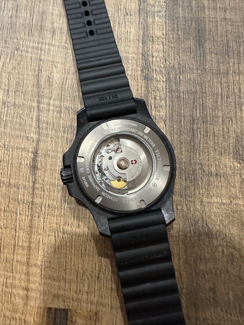 Victorinox Inox Carbon, Men's Fashion, Watches & Accessories, Watches ...