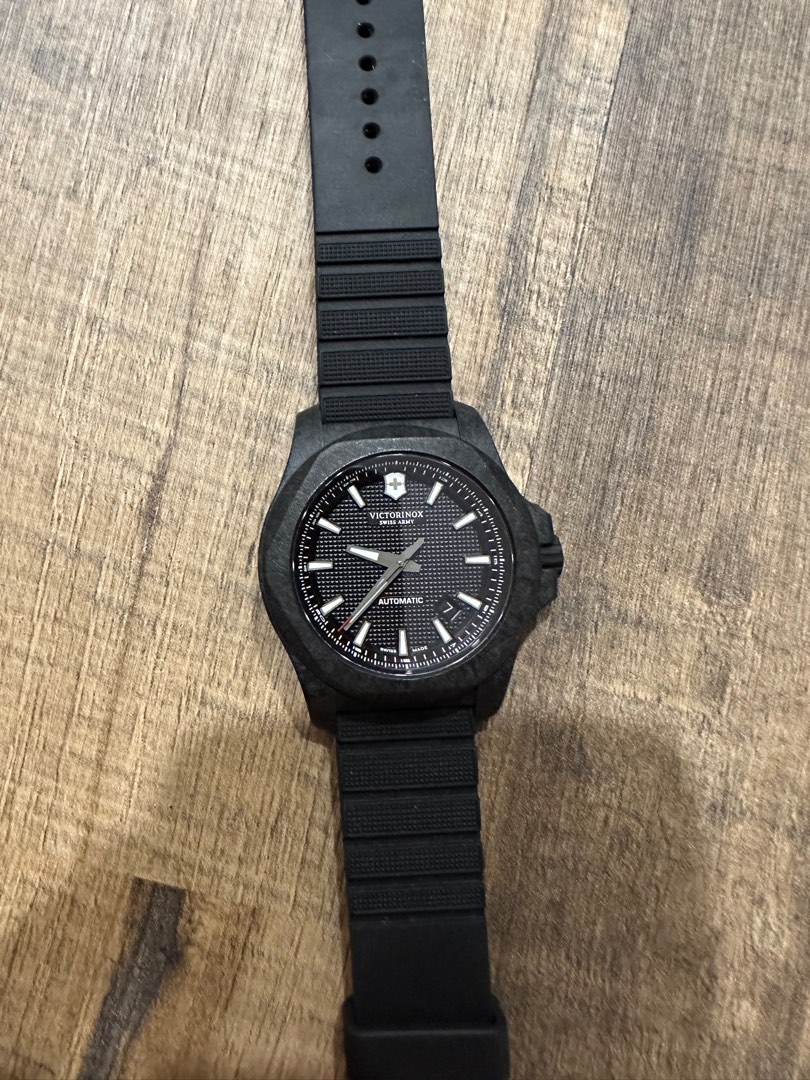 Victorinox Inox Carbon, Men's Fashion, Watches & Accessories, Watches ...