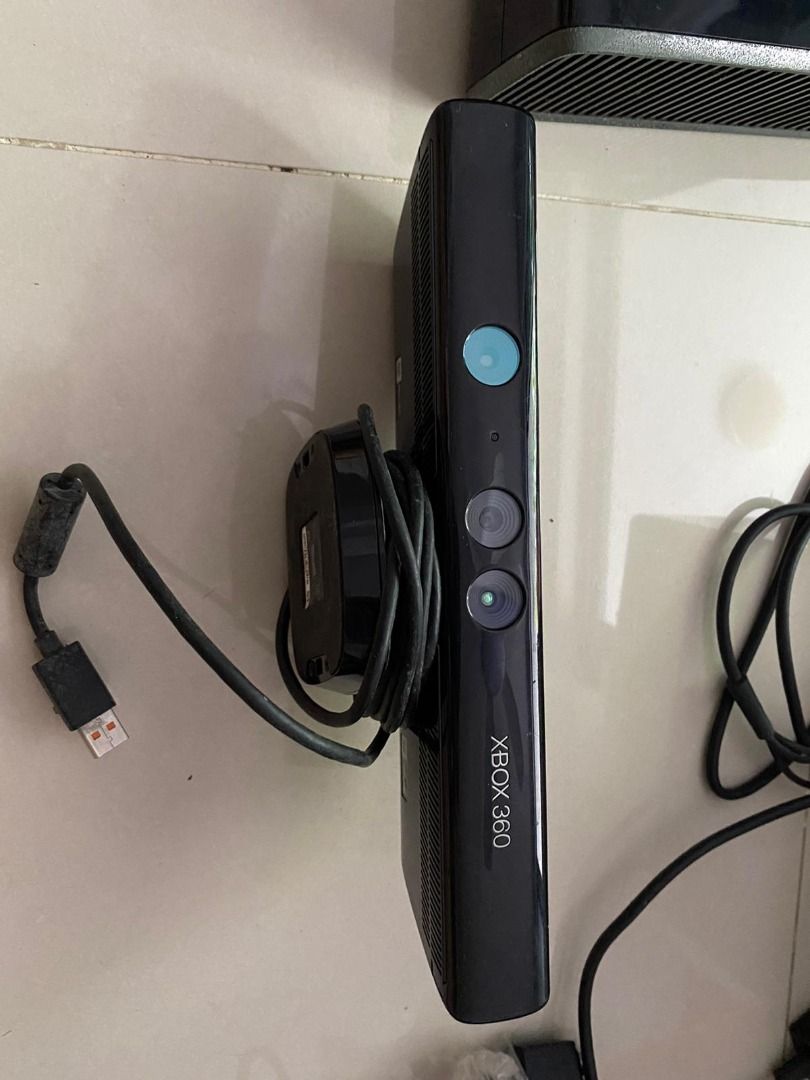 XBOX 360 250GB console + Kinect + Power Supply w/box, Video Gaming ...