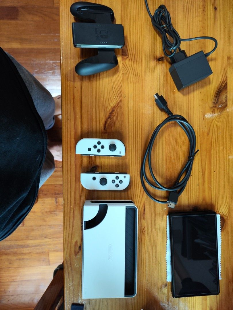 2nd hand Nintendo switch Oled, Video Gaming, Video Game Consoles ...