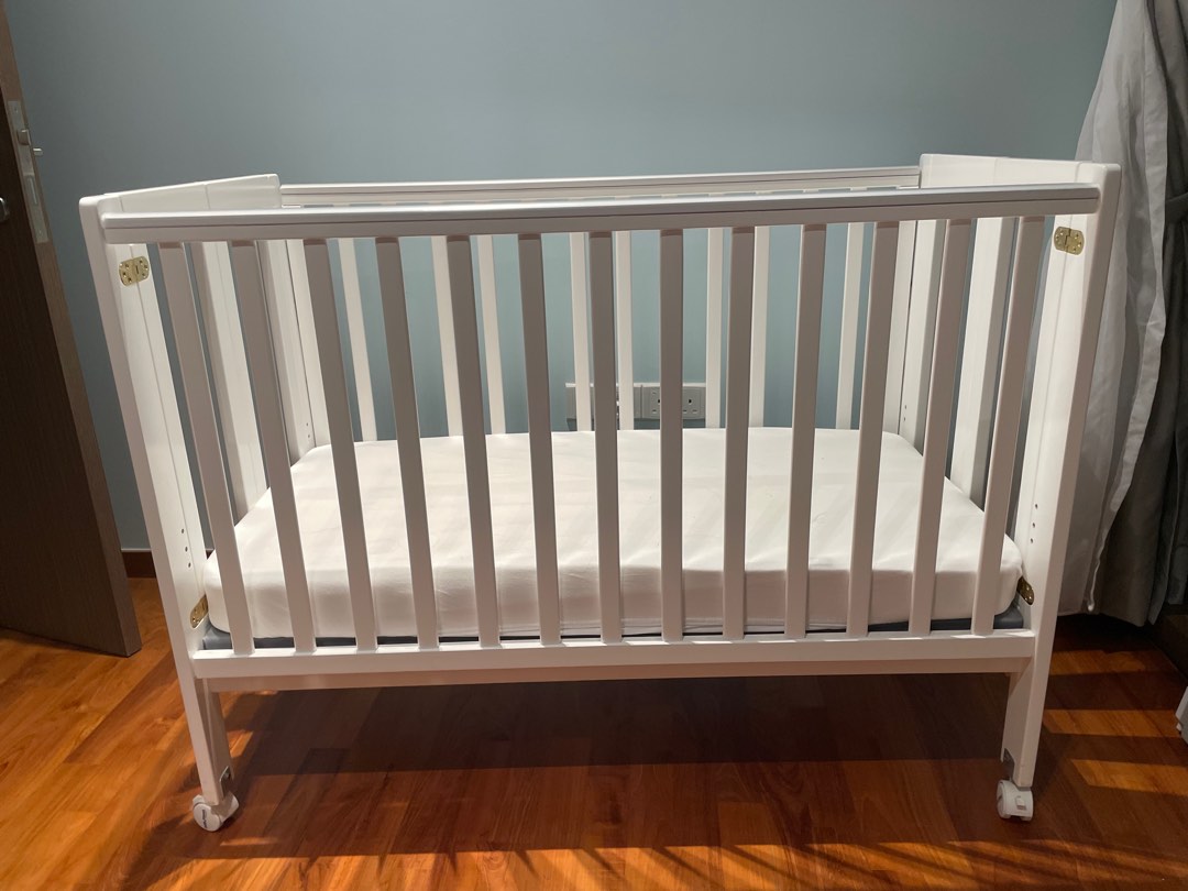 Babyhood Fold n Go cot, Babies & Kids, Baby Nursery & Kids Furniture ...