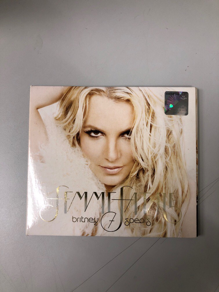 Cd Britney Spears Femme Fatale Hobbies And Toys Music And Media Cds