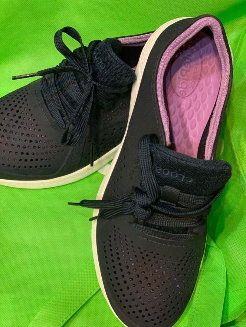CROCS W9, Men's Fashion, Footwear, Sneakers on Carousell