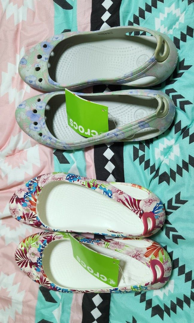 Crocs Size W8, Women's Fashion, Footwear, Flats on Carousell