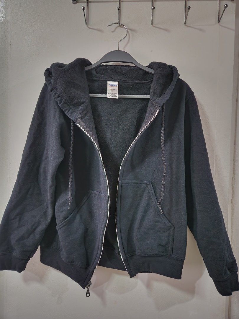 Gildan classic black hoodie hooded jacket, Men's Fashion, Coats ...