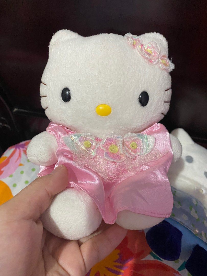 Hello kitty bundle 500, Hobbies & Toys, Toys & Games on Carousell