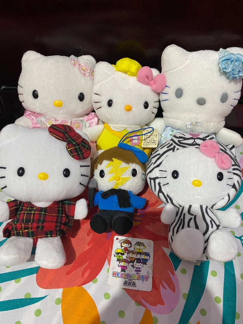 Hello kitty bundle 500, Hobbies & Toys, Toys & Games on Carousell