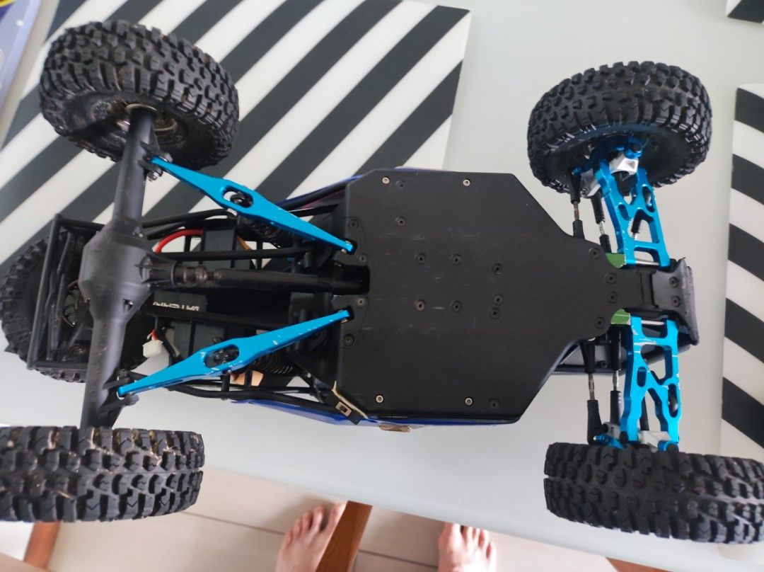 Horizon hobbies vaterra twin hammer with spektrum DX4c controller ...