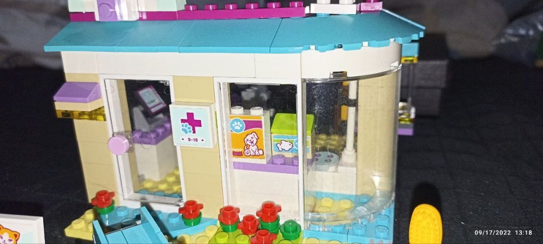LEGO 41085 Friends Vet Clinic / Animal Care Clinic, Hobbies & Toys ...