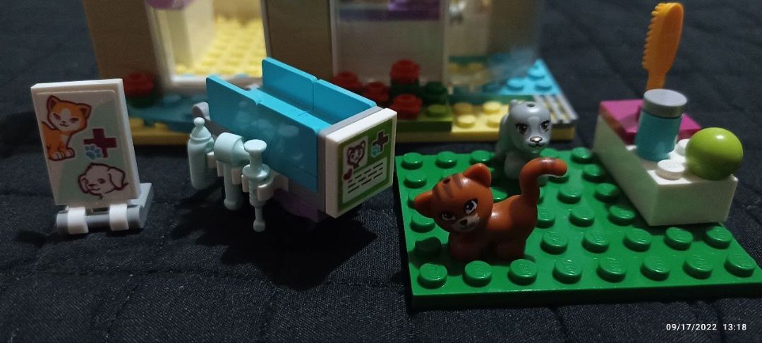 LEGO 41085 Friends Vet Clinic / Animal Care Clinic, Hobbies & Toys ...