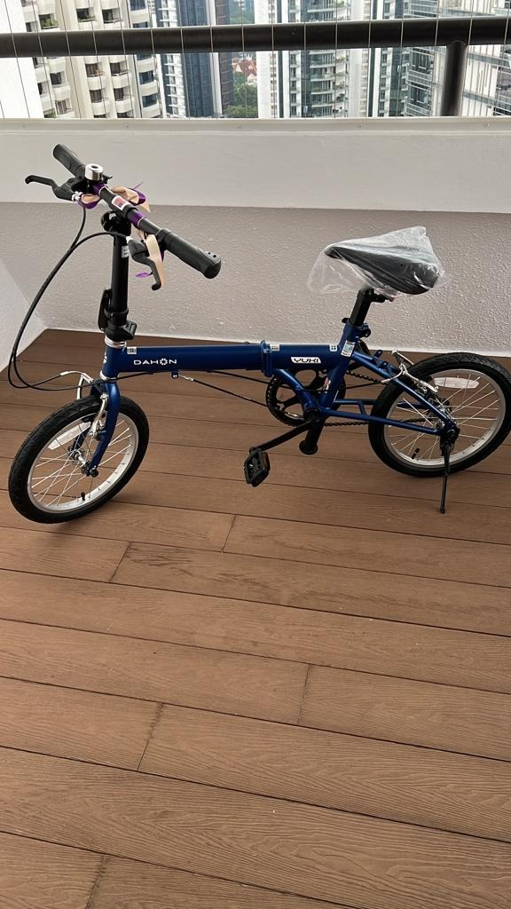 Like new Dahon Yuki KT610 Blue folding bicycle, Sports Equipment ...