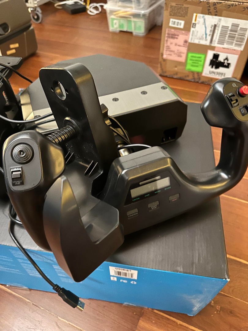 LOGITECH FLIGHT YOKE SYSTEM PROFESSIONAL SIMULATION YOKE AND THROTTLE ...