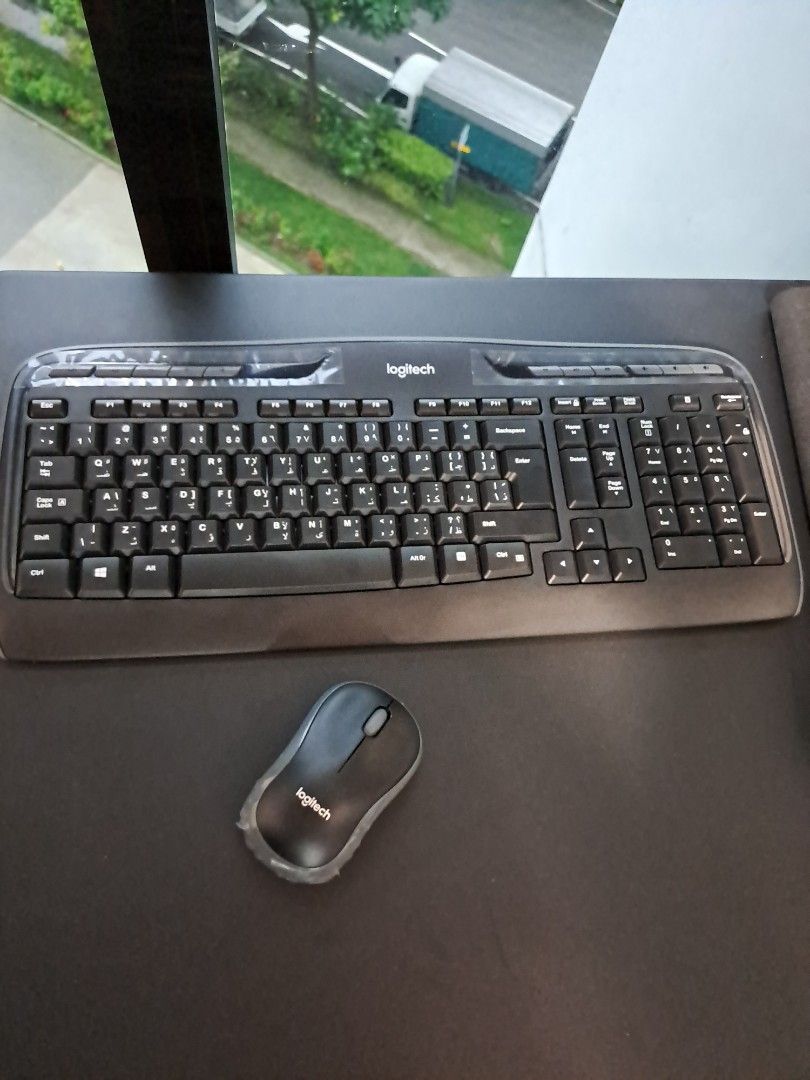 Logitech Mk330 Keyboard And Mouse Combo Wireless Computers And Tech Parts And Accessories