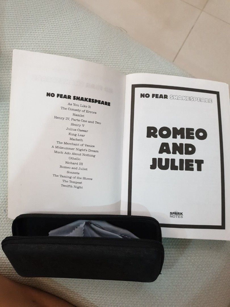 Modern Translation of Shakespeare Romeo & Juliet, Hobbies & Toys, Books ...