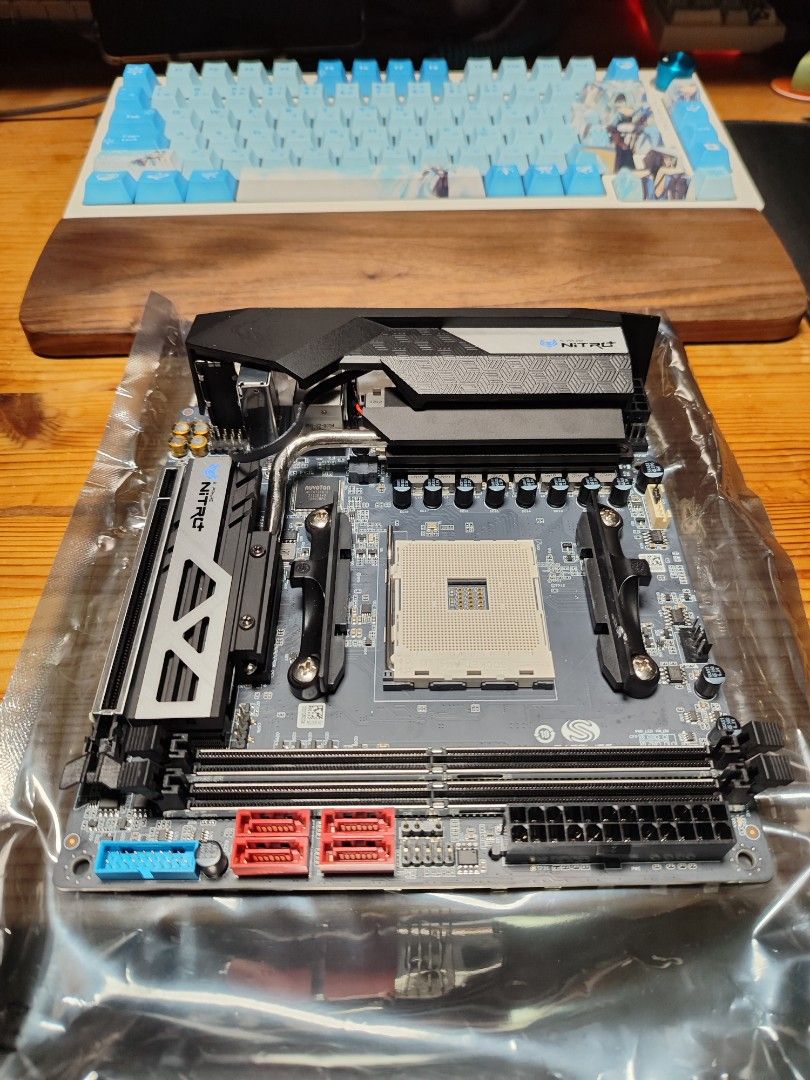 Sapphire Nitro+ B550i AM4 ITX motherboard w/ Intel AX210, Computers ...