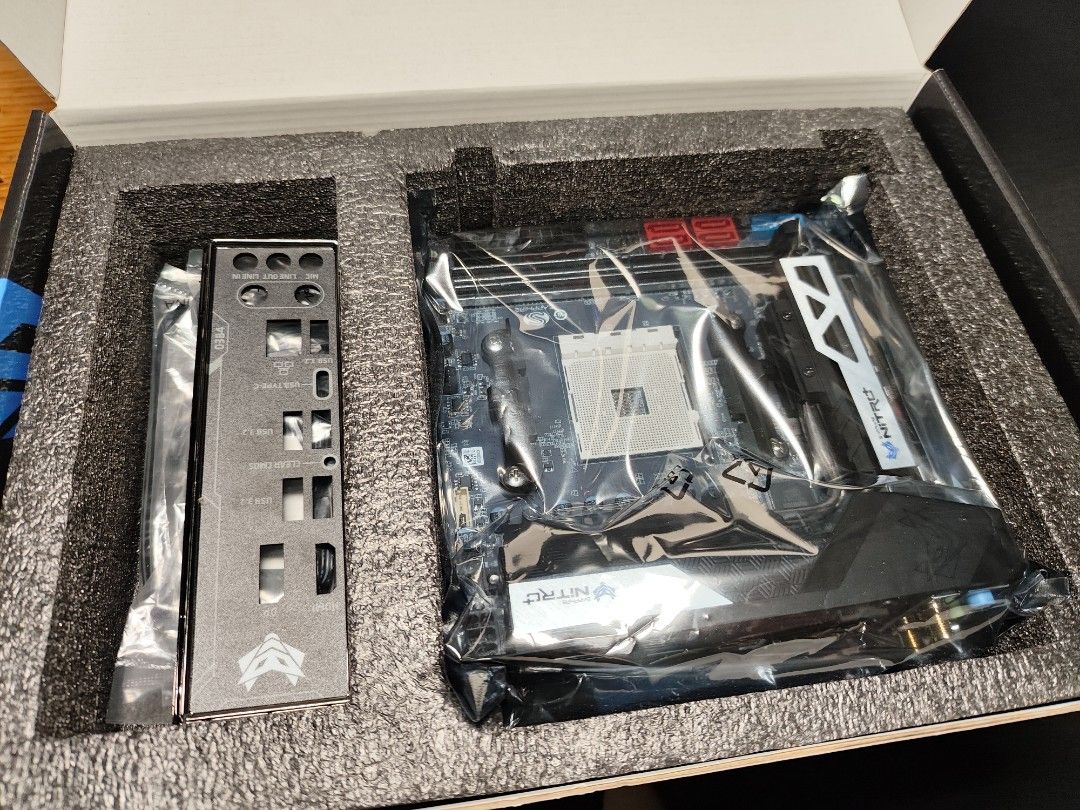 Sapphire Nitro+ B550i AM4 ITX motherboard w/ Intel AX210, Computers ...