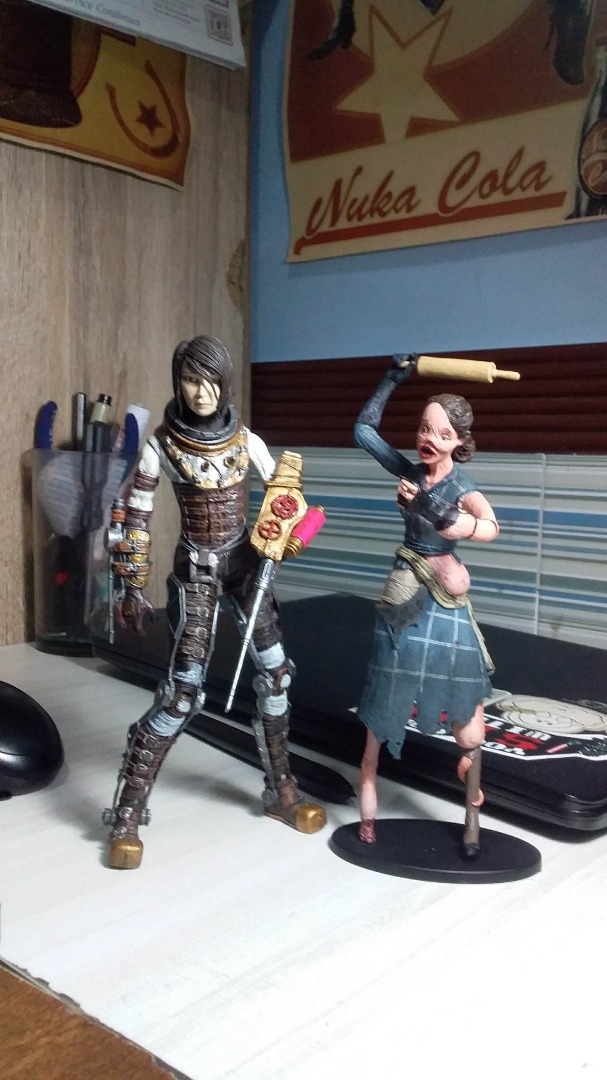 NECA Bioshock 2 figures Eleanor Lamb and Ladysmith Splicer, Hobbies ...