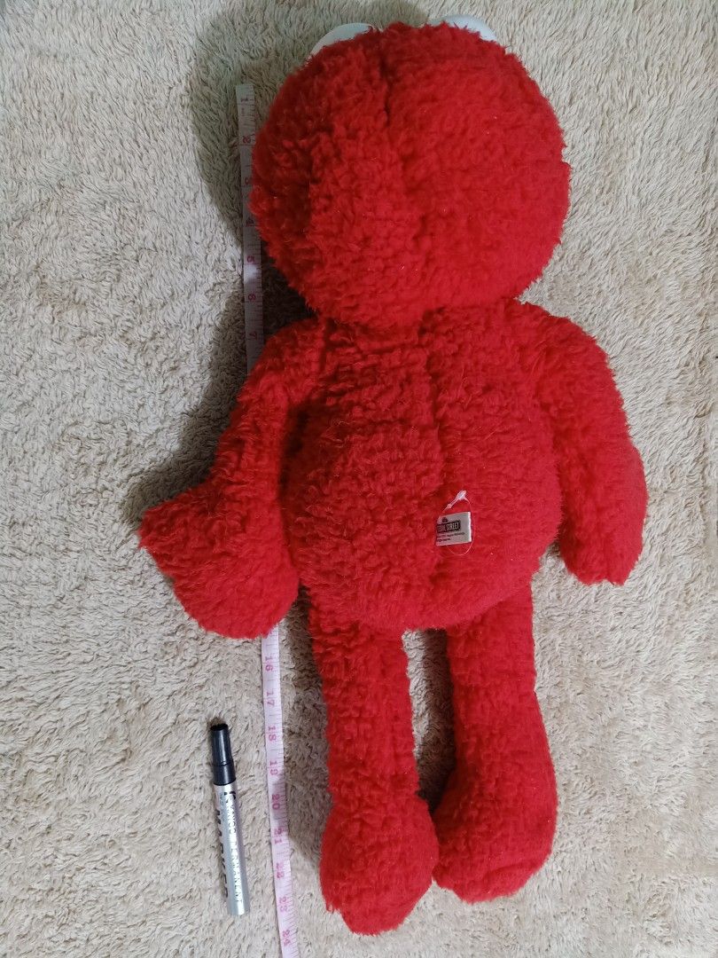 ORIGINAL SESAME STREET CLASSIC ELMO (23 inches), Hobbies & Toys, Toys ...