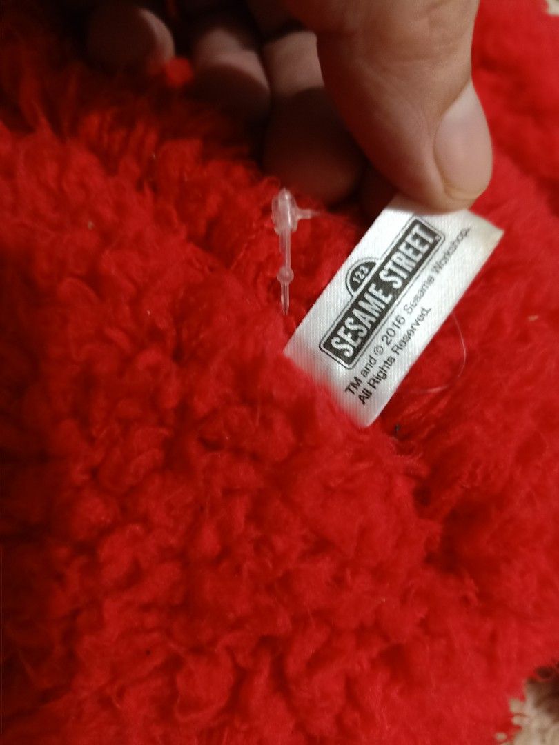 ORIGINAL SESAME STREET CLASSIC ELMO (23 inches), Hobbies & Toys, Toys ...