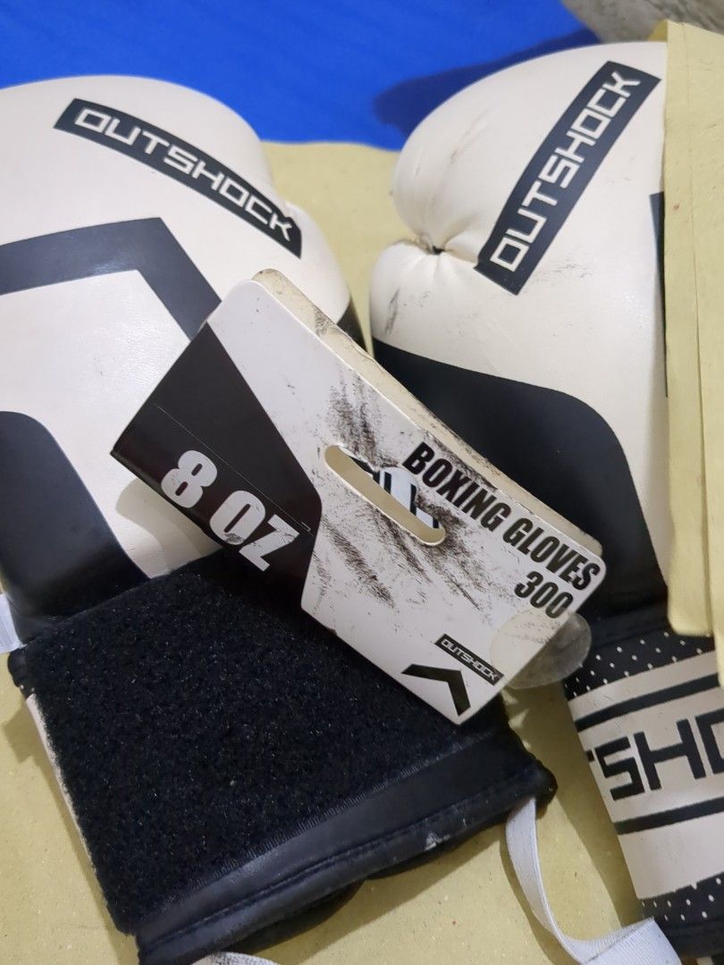 OUTSHOCK 300 beginner adult training boxing gloves - white, Sports ...