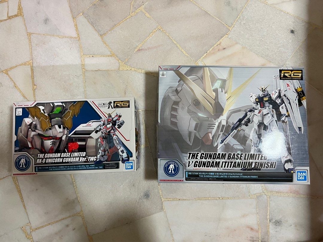 BANDAI RG REAL GRADE NU GUNDAM TITANIUM FINISH AND UNICORN GUNDAM VER ...