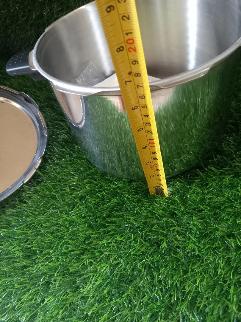 SEB Pressure cooker 6liters, Furniture & Home Living, Kitchenware ...